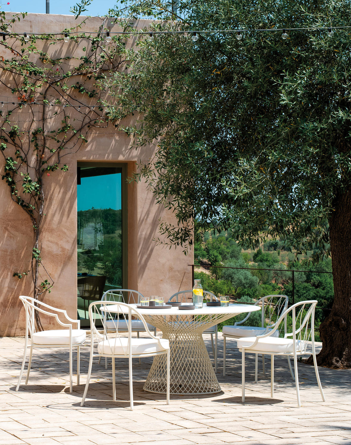 COMO DINING TABLE – Design Story