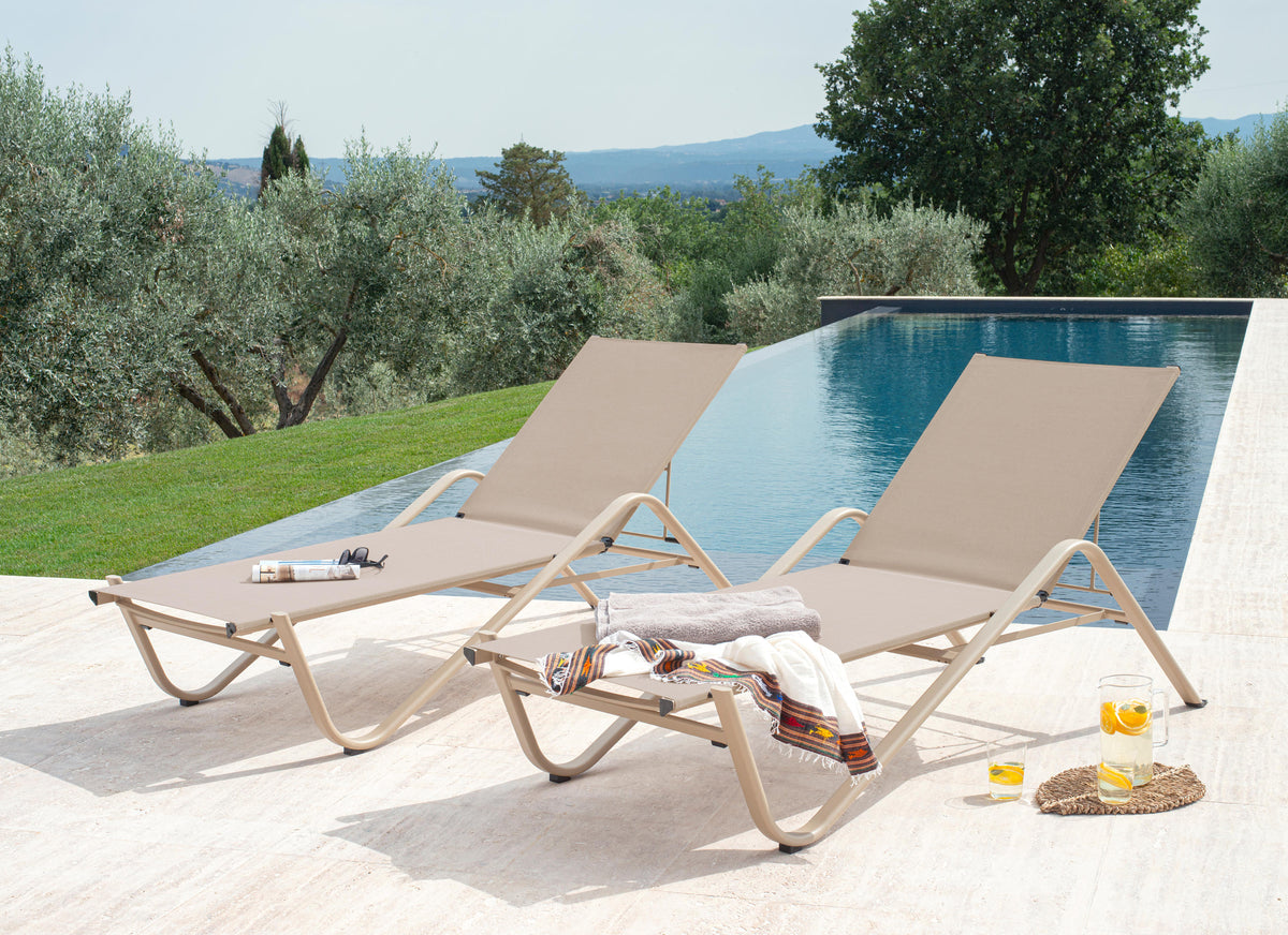 HOLLY STACKABLE SUNBED WITH HIDDEN WHEELS – Design Story