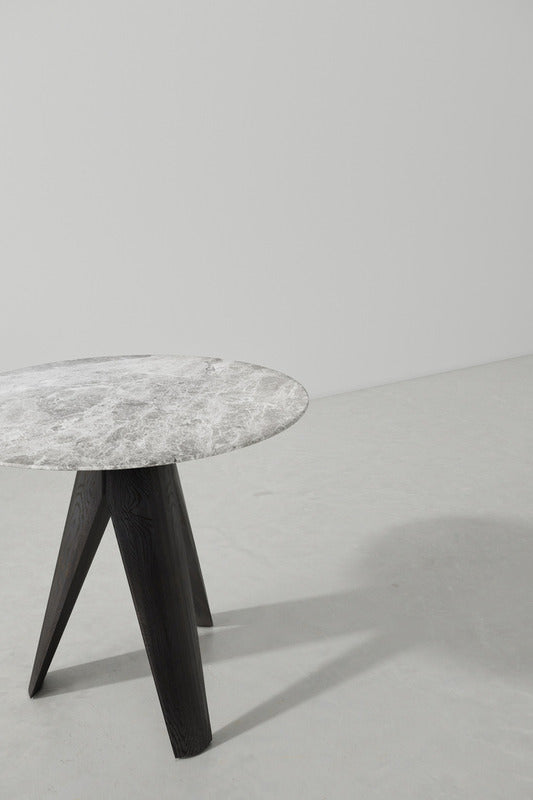 LUNA TABLE MEDIUM – Design Story